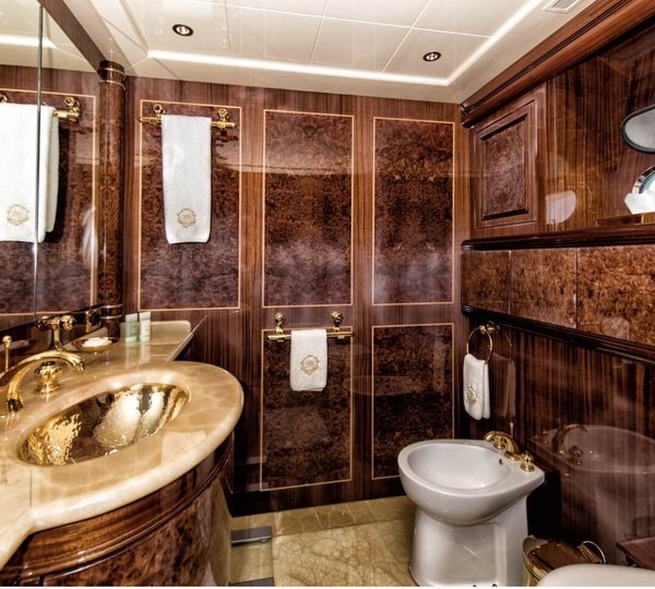 SERENADA Yacht Charter Details, Mangusta (Overmarine) | CHARTERWORLD ...